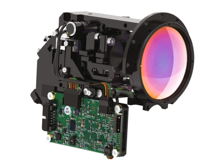Low-SWaP Continuous Zoom Lenses for MWIR Thermal Imaging Systems | UST