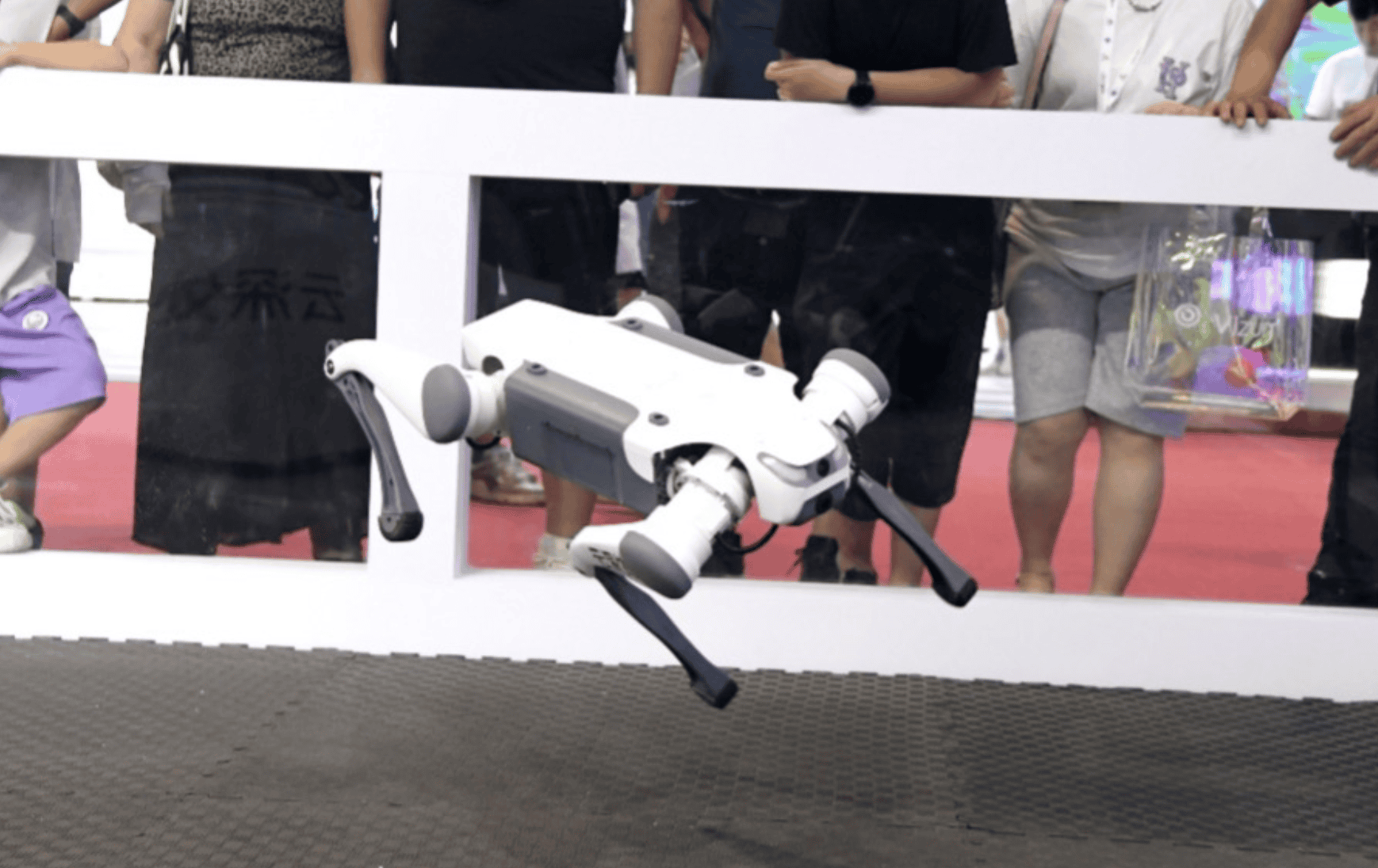 DEEP Robotics Reveals First Humanoid Robot | UST